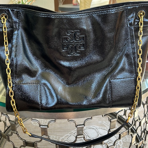 Tory Burch | Bags | Tori Burch Large Black Handbag With Gold Chains ...